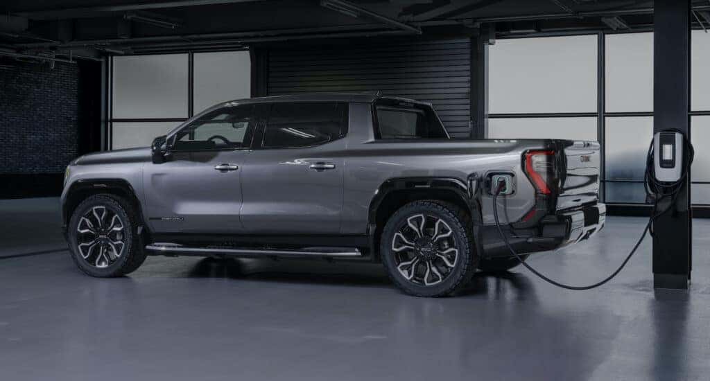 GMC Sierra EV Pickup will Top Tesla's Cybertruck Range by 100 Miles