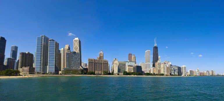 The Best Chicagoland Downtowns for Your Next Day Trip | Land Rover ...